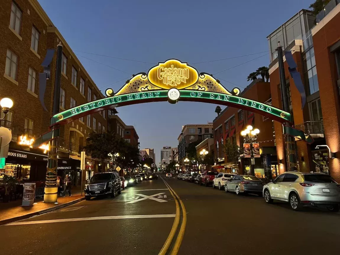 ULTIMATE GUIDE TO THE GASLAMP QUARTER SAN DIEGO