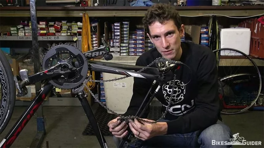 How to Untangle a Bike Chain Easily - Repair Guide | BikesGuider