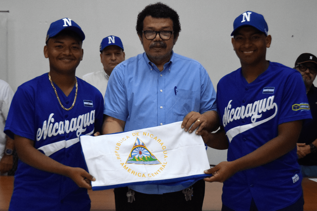 Abanderan a selección U15 de béisbol - Graficos Deportivos