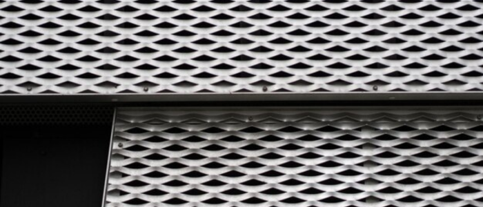 Chapa Perfurada vs. Expandida - Luxmetal