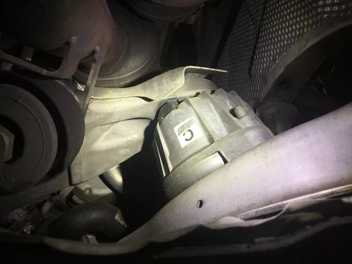 What are the symptoms of worn BMW engine mounts? - Oceanside Motorsports