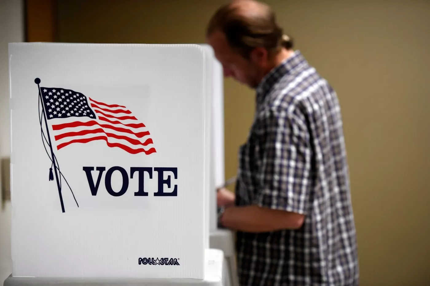 Unaffiliated voters up, party registrations down in reliably red ...