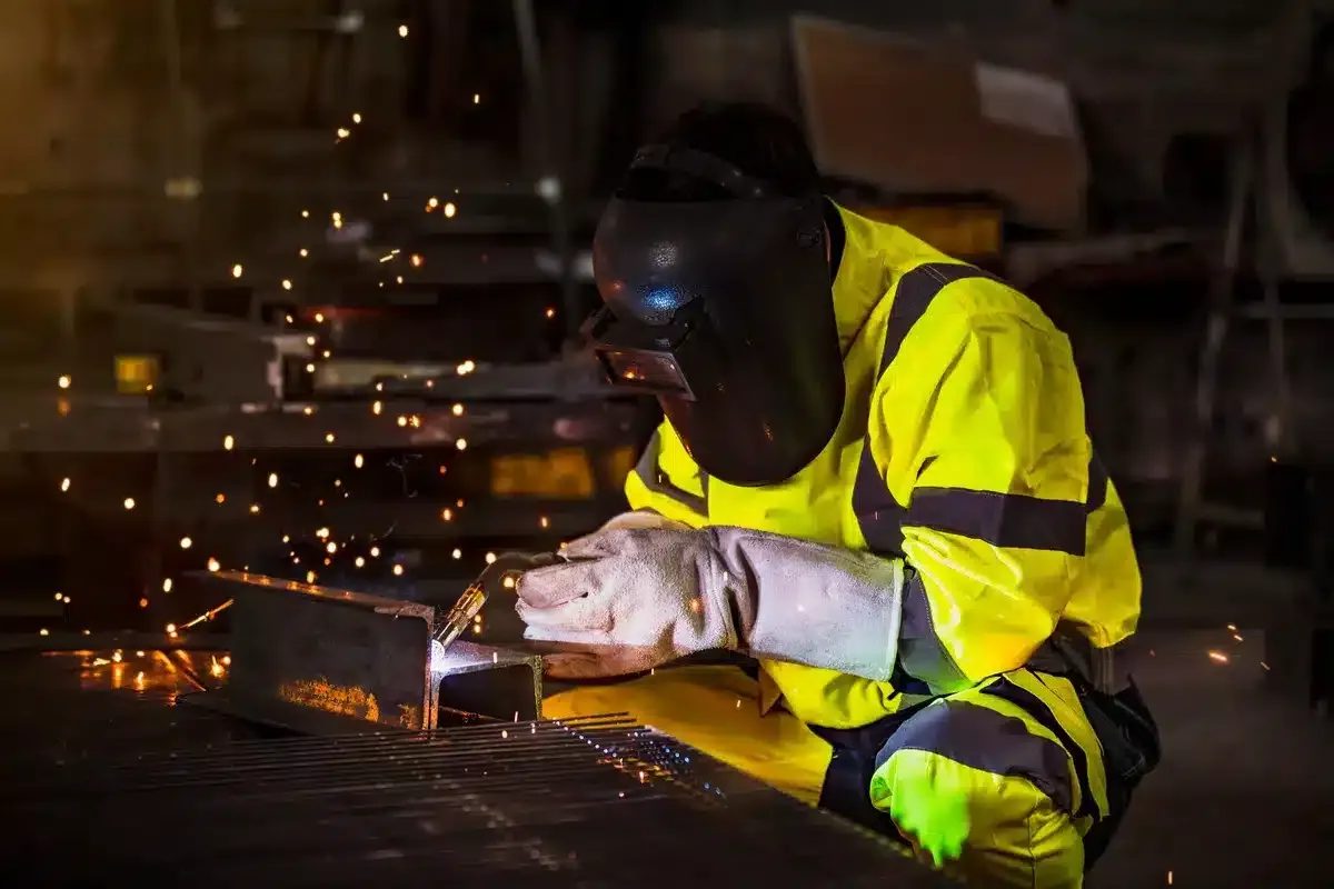 Welder-Fitter – JTL Integrated Machine Ltd.