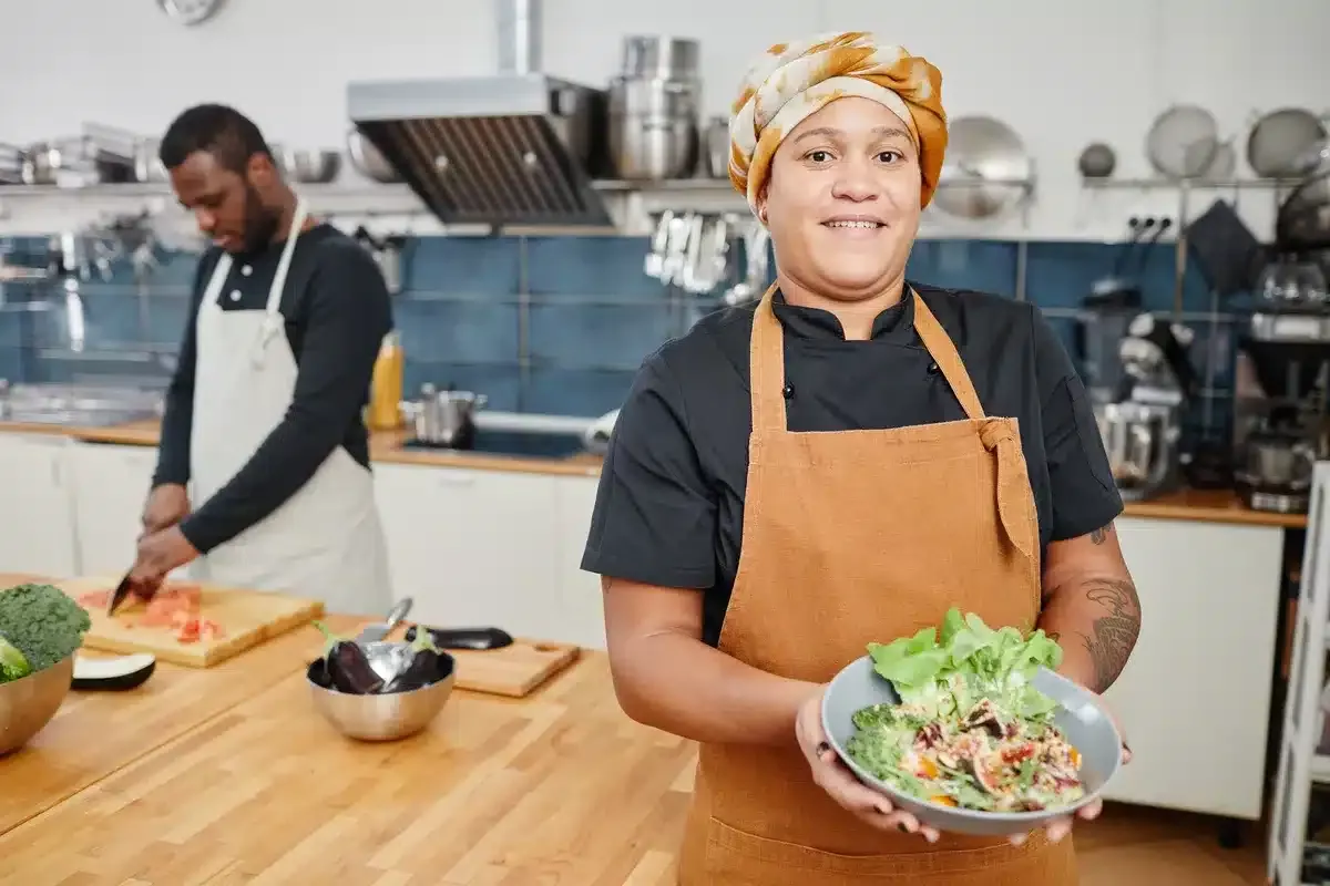 Kitchen Helper in Willow Ridge Golf & Country Club Ltd