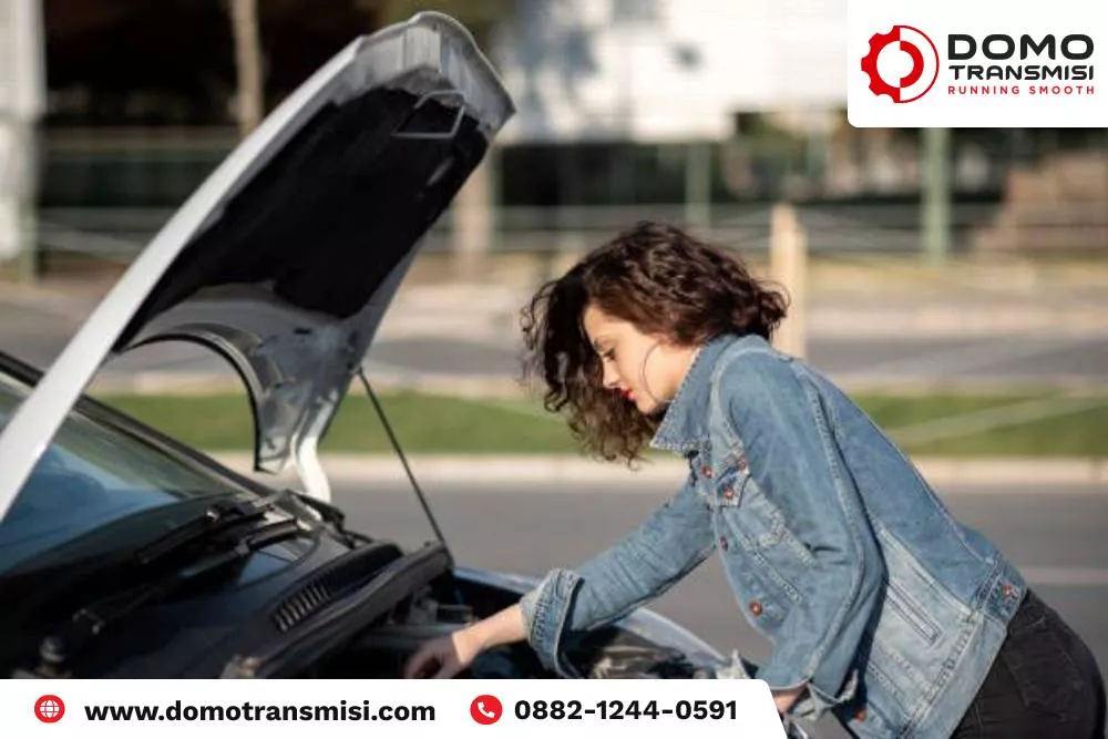 Cara Membuka Kap Mesin Mobil Yang Macet - Domotransmisi.com