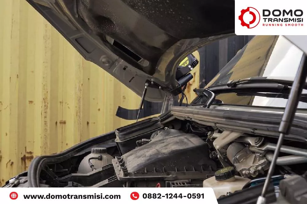 Fungsi Peredam Kap Mesin Mobil, Seberapa Penting? - Domotransmisi.com