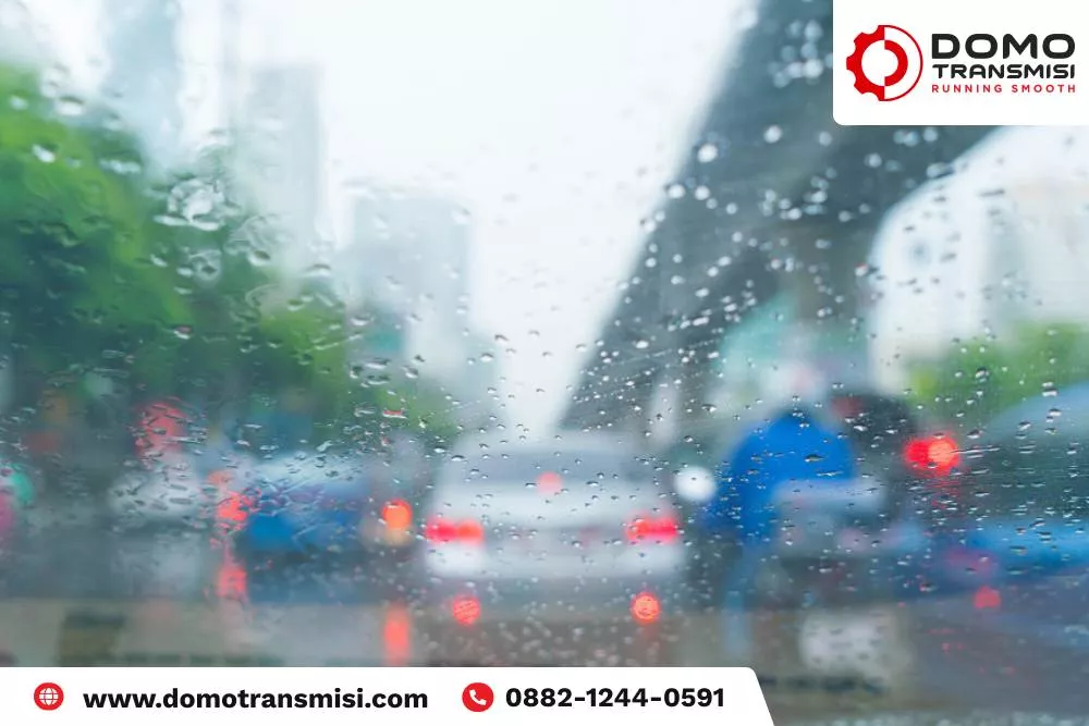 Ini Dia 5 Tips Merawat Mobil Saat Musim Hujan - Domotransmisi.com