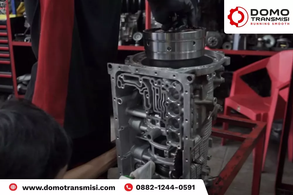 Perbaikan Perpindahan Transmisi Mobil Toyota Altis Kasar Di Lembang ...