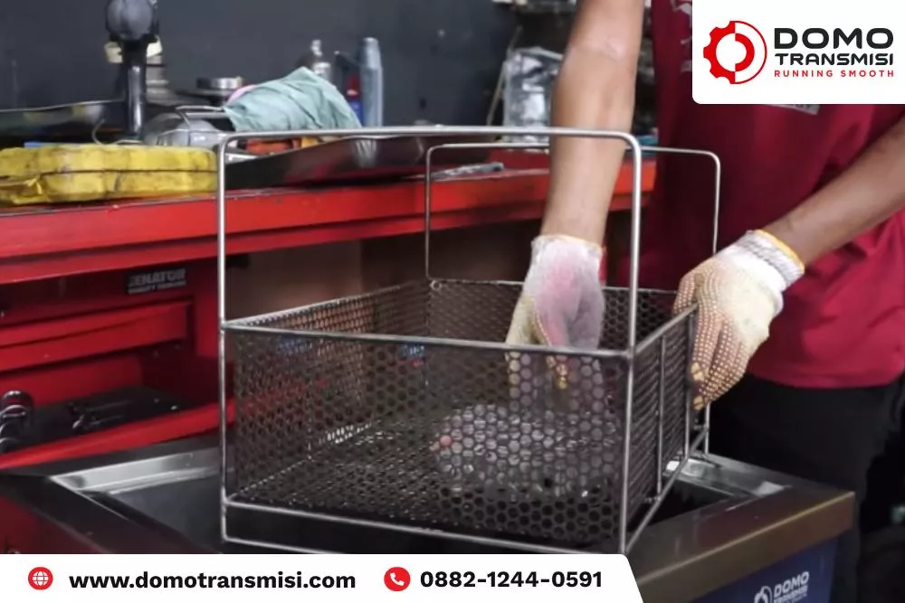 Mobil Terasa Berat Dan Susah Dikendalikan? Spesialis Cleaning Selenoid Mobil Matic Di Dago ...