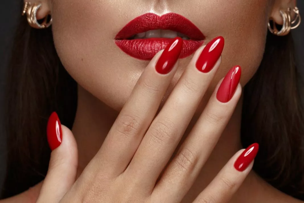Ongles rouges : comment bien les porter pour profiter de leur puissance ...