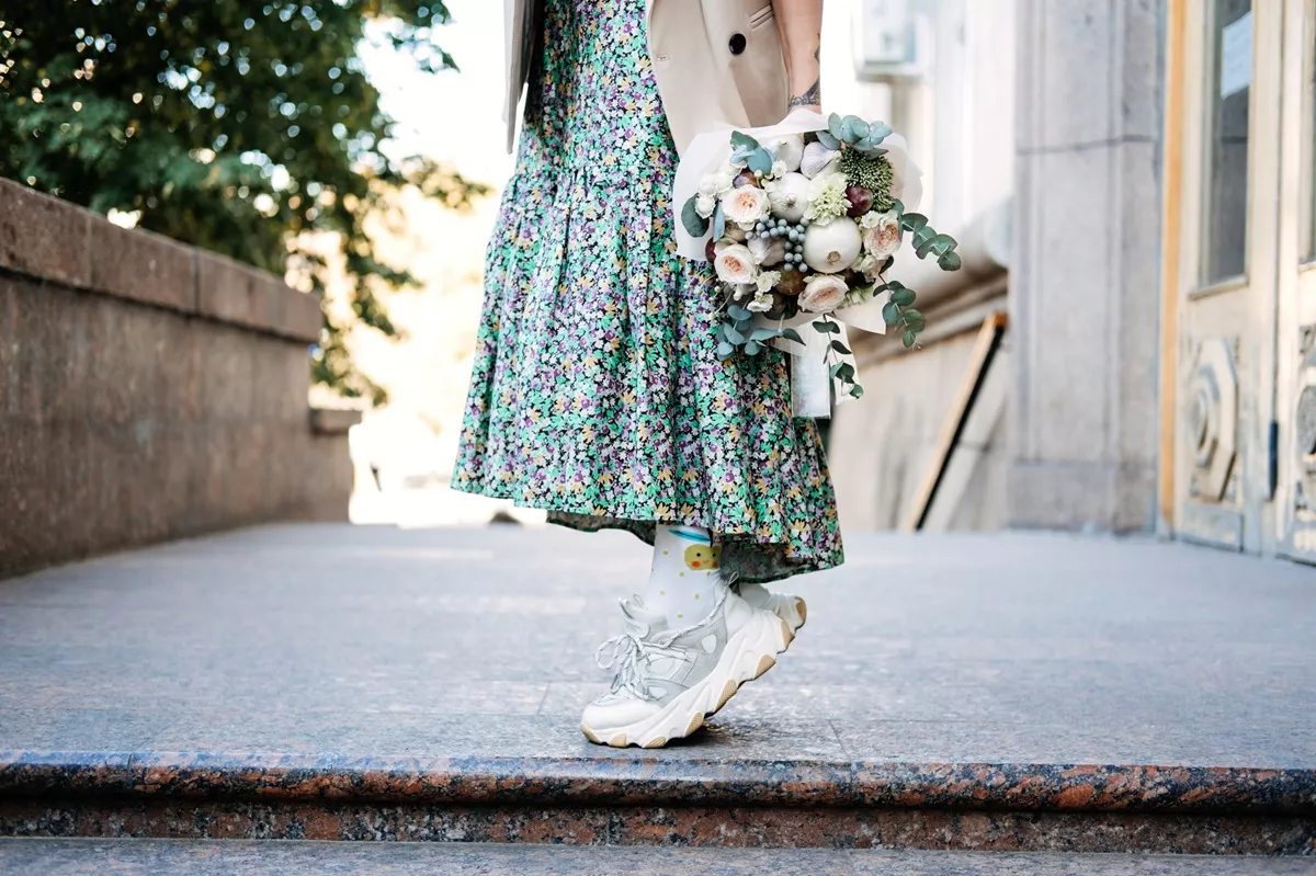 Quelles baskets porter avec une robe ? - Paulette Magazine