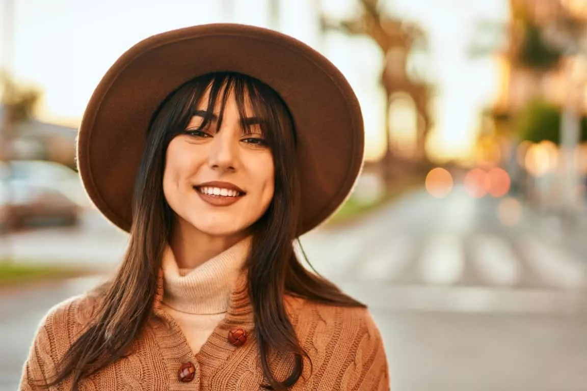 Frange effilée : pour quels cheveux et visage ? - Tendance Mag