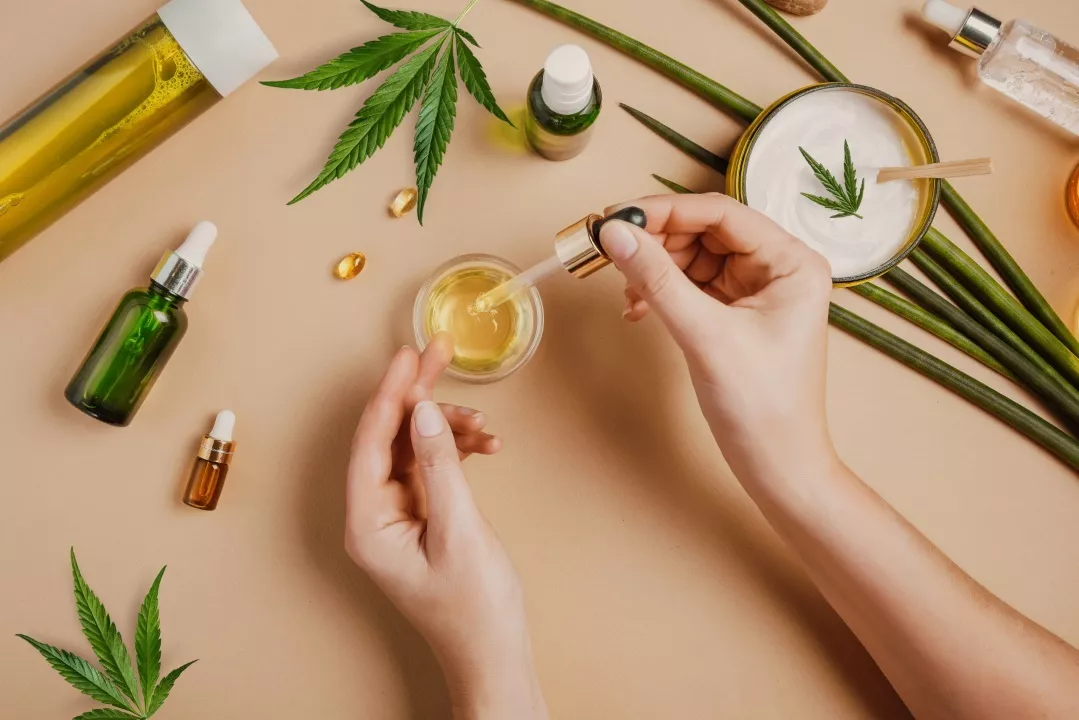 Les bienfaits du CBD sur la peau - Thread & Needles
